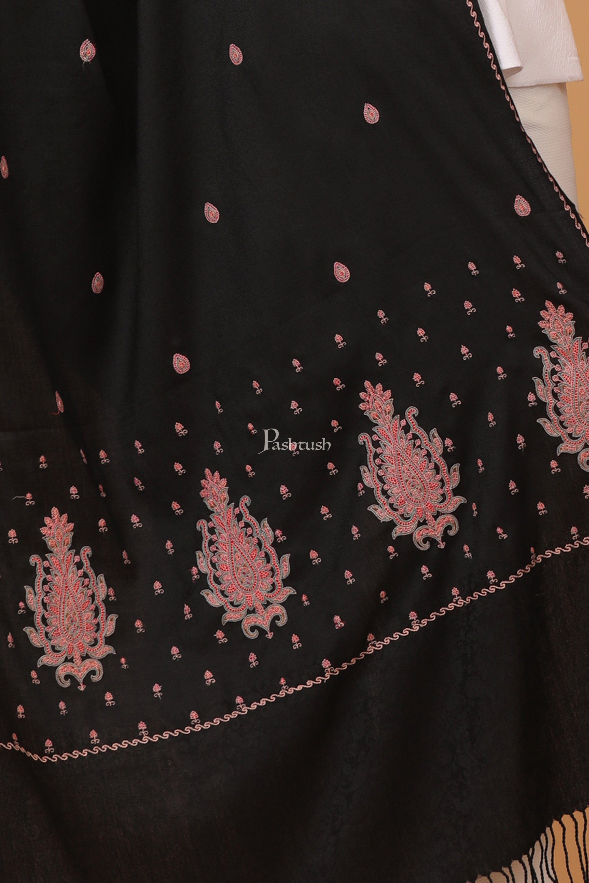 Pashtush womens Fine Wool stole, booti design, Black – Pashtush Shawl Store